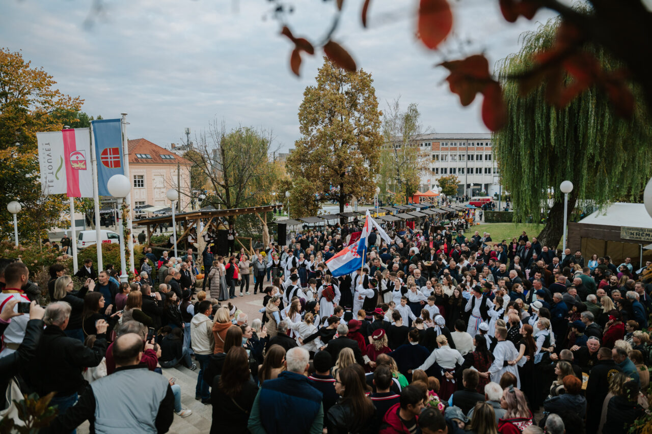Lukovo i ove godine nadmašilo sva očekivanja, krivaj s daškom prošlosti ...